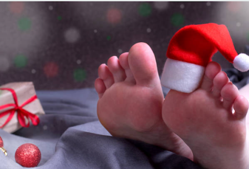 How to Take Feet Pics in 2022: Best Feet Poses & Ideas